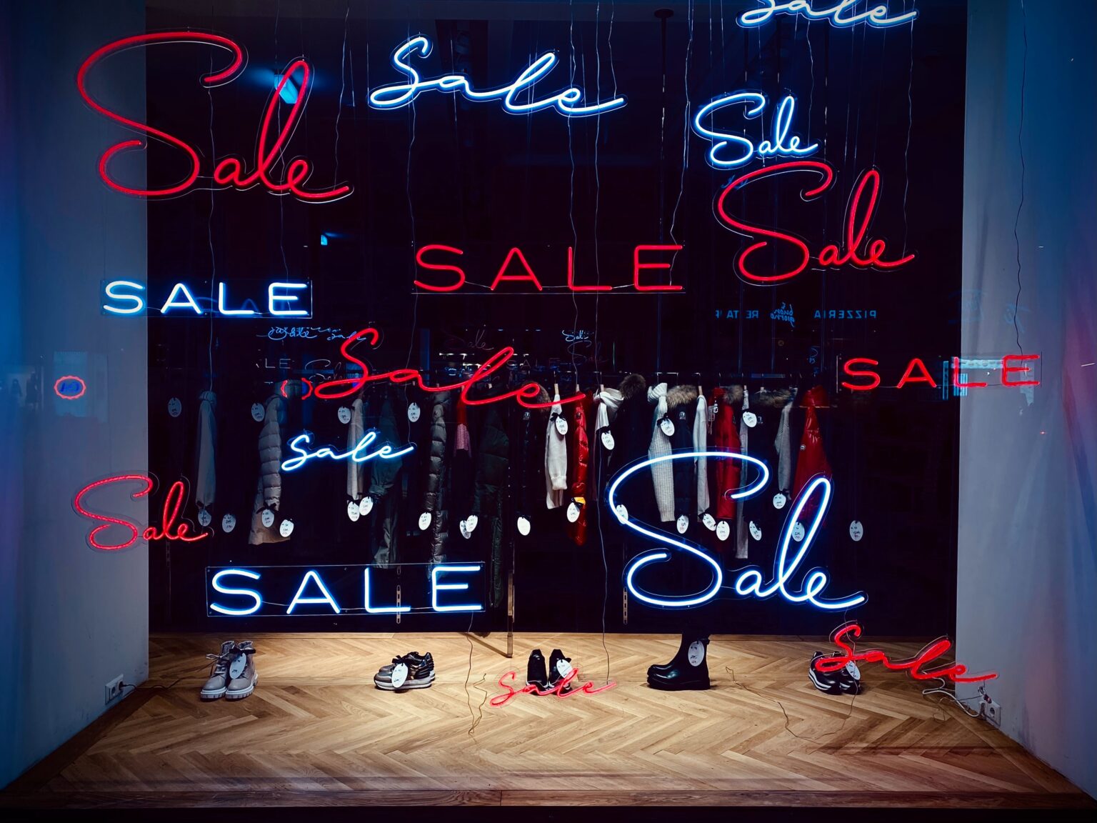 7 Visual Merchandising Tips for Transitioning Seasons on a Budget ...