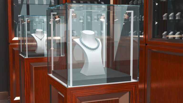 8 Ways to Use Retail Glass Display Cases | shopPOPdisplays