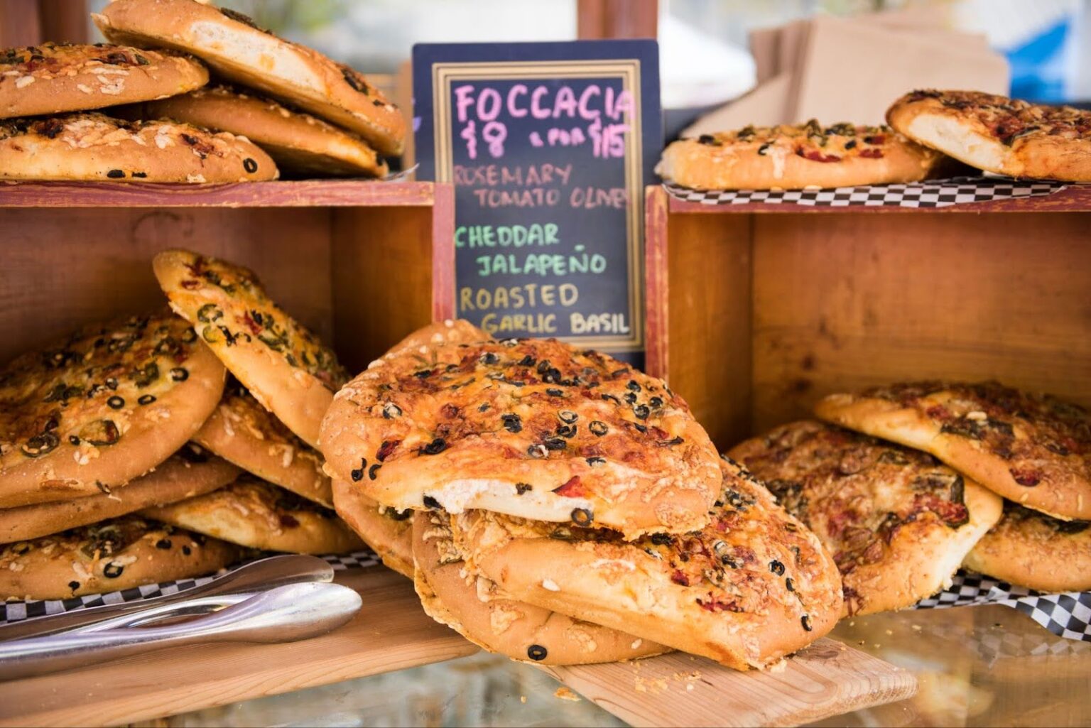 9 Creative Farmers Market Display Ideas for Your Bakery | shopPOPdisplays